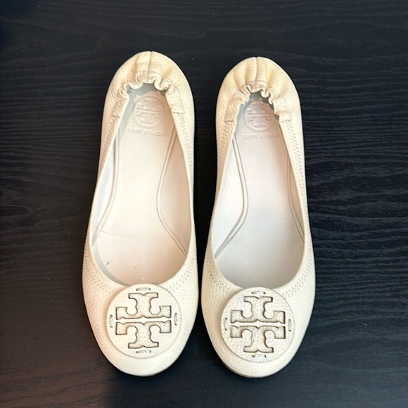 Tory Burch | Shoes | Tory Burch Ivory Ballet Flats | Poshmark